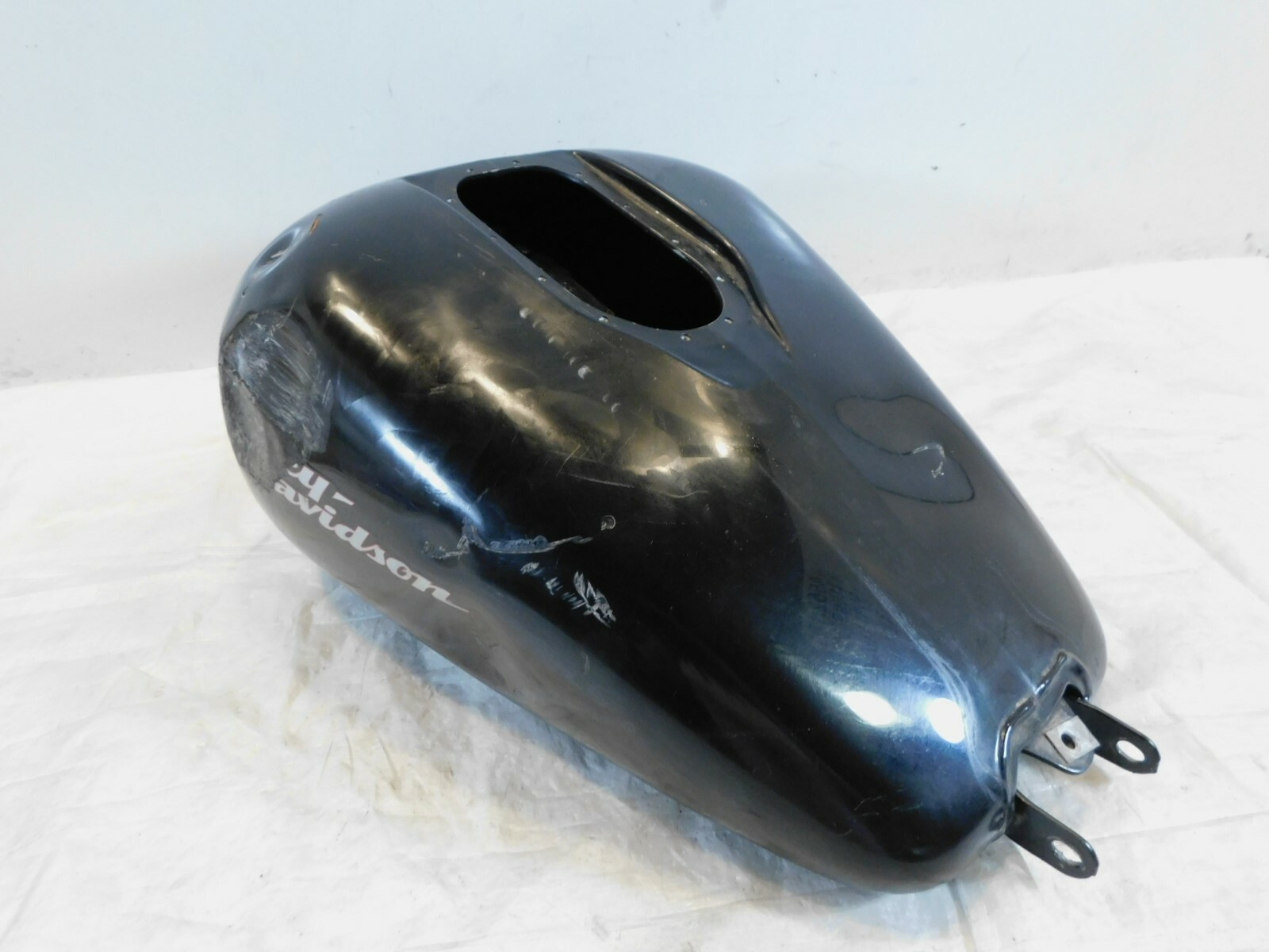 Dented 2006 2007 & 2008 Harley Davidson Dyna Super Glide Fuel Gas ...