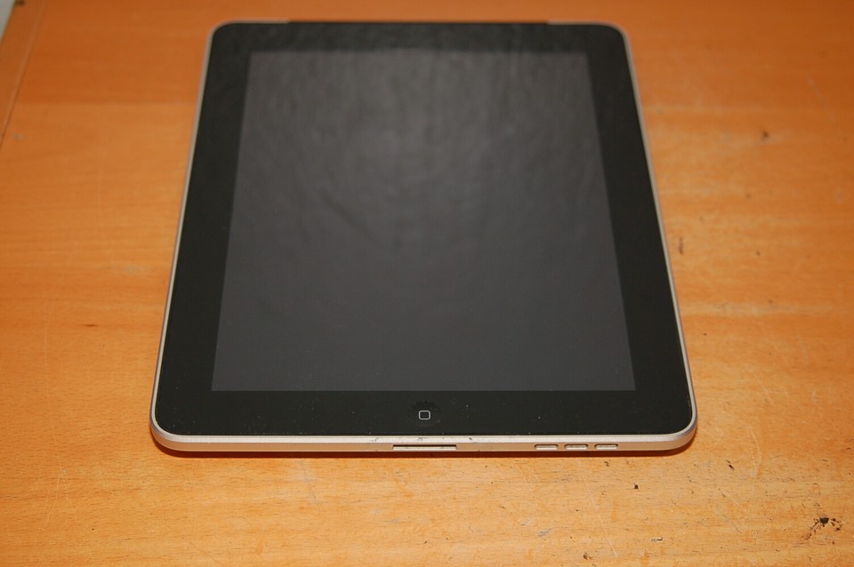 Apple iPad 64GB Model A1337 WiFi 1st Generation Silver For Parts or ...