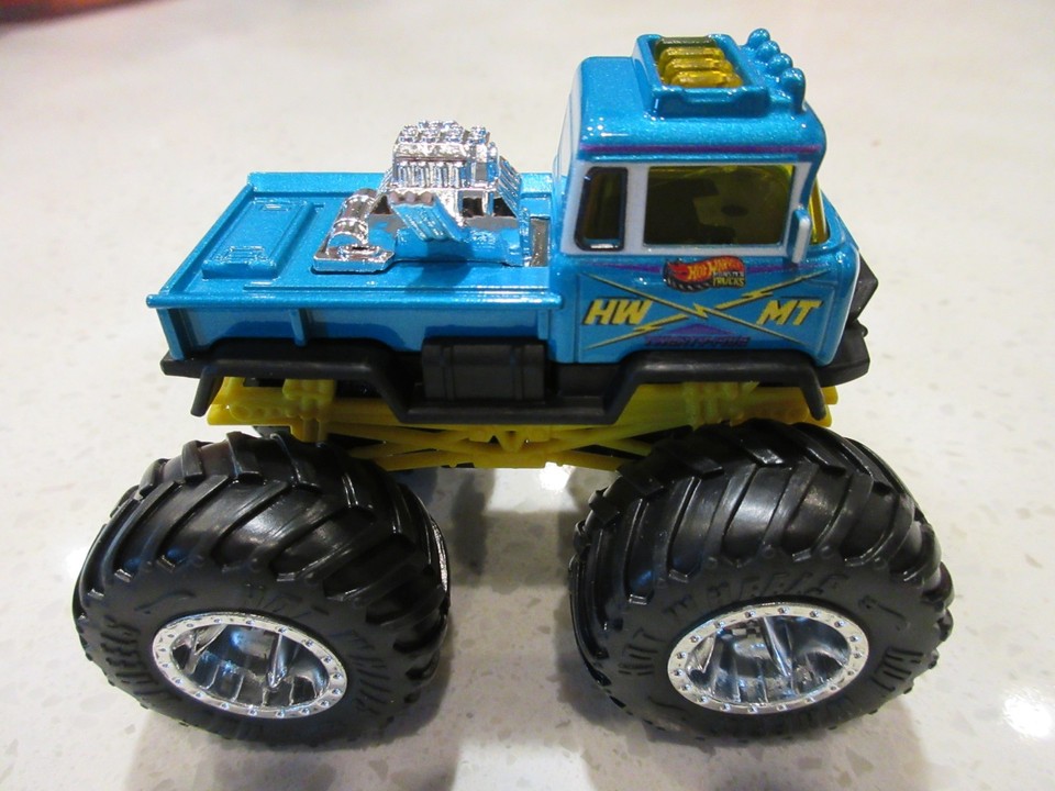 2025 Hot Wheels JEEP FC Monster Trucks Crash Legends Toy Pickup Truck ...