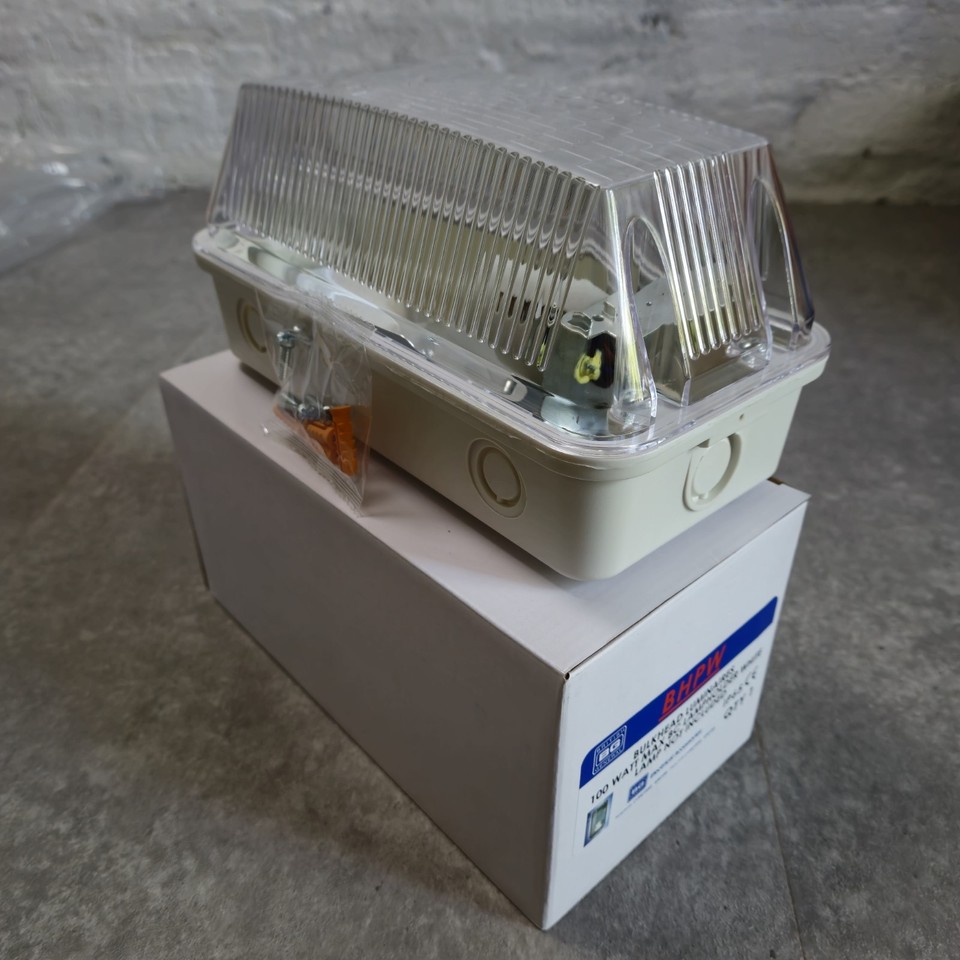 BG Outdoor Bulkhead Light 100 Watt Polycarbonate Anti-Vandal Wall ...