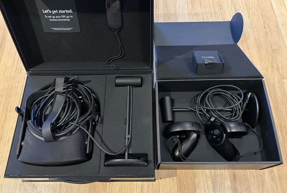 Oculus Rift CV1 Virtual Reality Rare KICKSTARTER SET with Touch ...