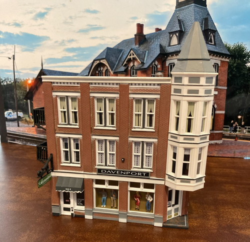 WOODLAND SCENICS DAVENPORT DEPT STORE MODEL HO SCALE | eBay