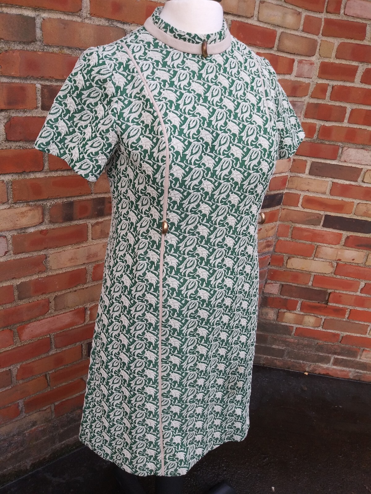 1960s Vintage Polyester Mod Gogo Style Shift Dress - Gem