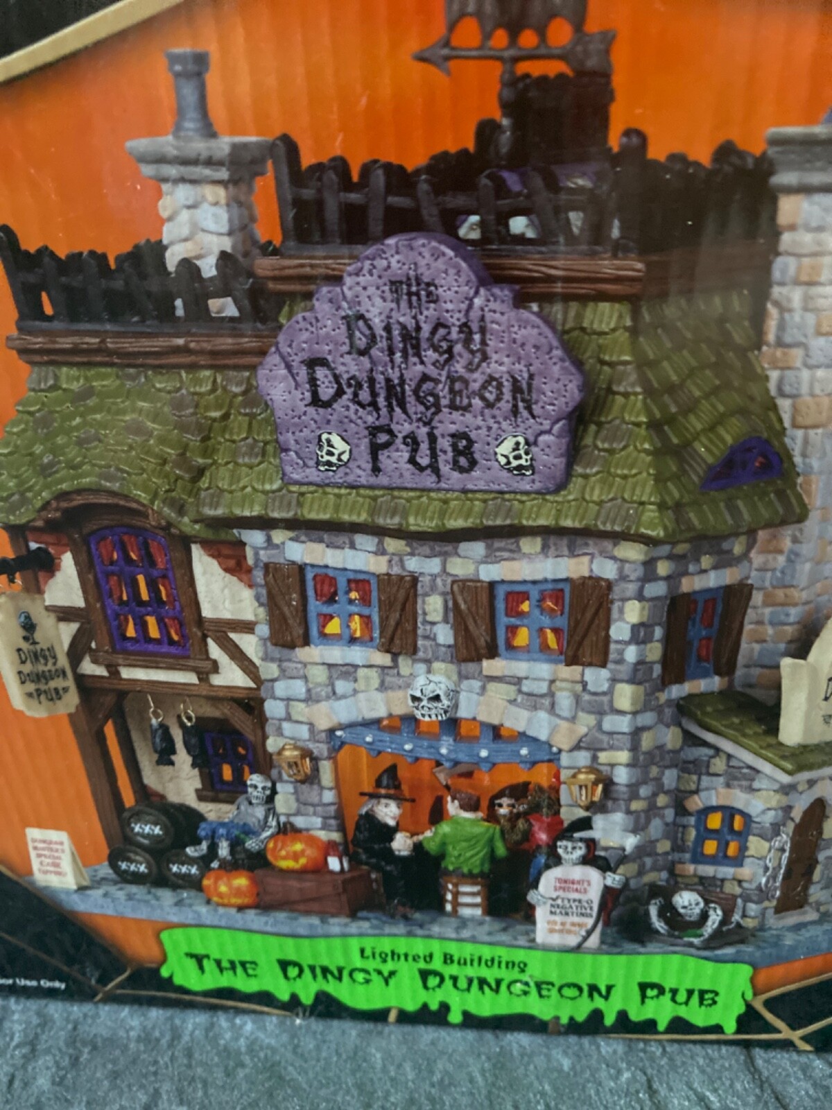 LEMAX Spooky Town Dingy Dungeon Pub - 05014 Retired and Rare lights ...
