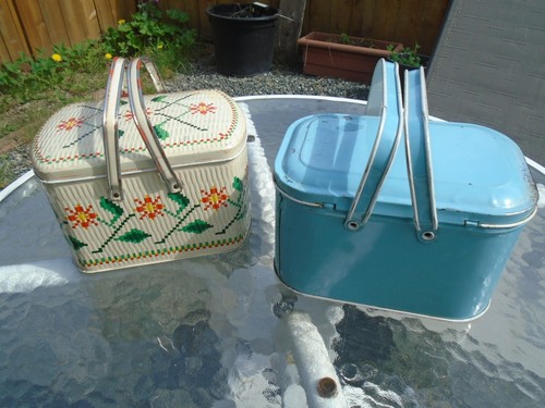 Vtg Scotland Cookies Lunch Style Picnic Basket TIN + VTG TIN Baby Blue ...