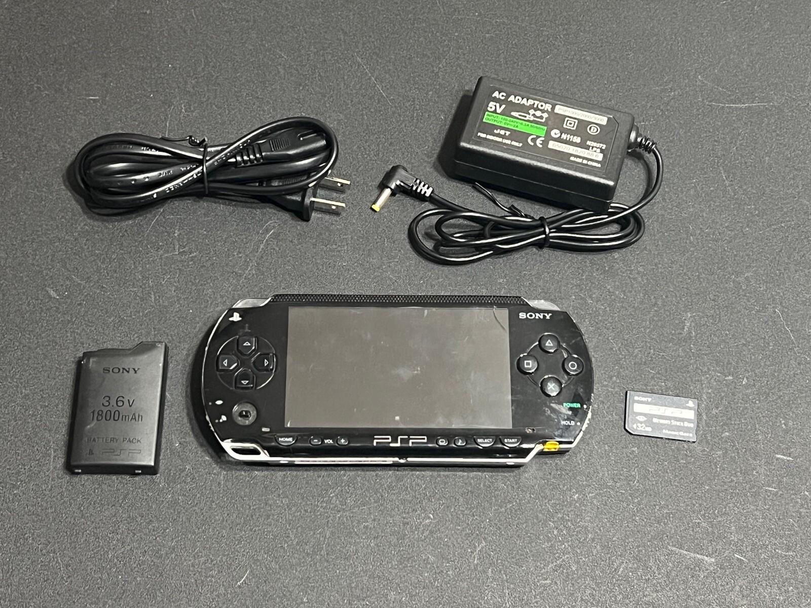 Sony Playstation PSP-1001 Handheld Game Console TESTED! NEW BATTERY 2