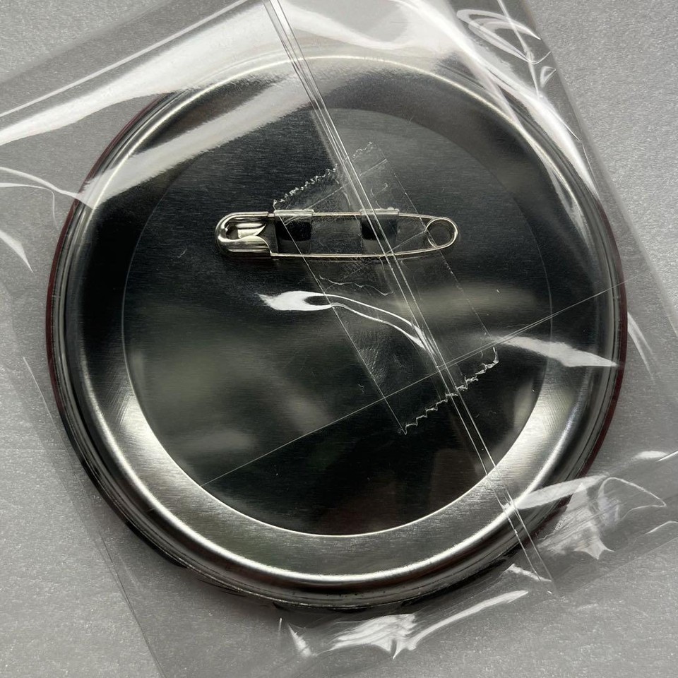 Universal Studios Japan Limited One Piece Can Badge Shanks | eBay