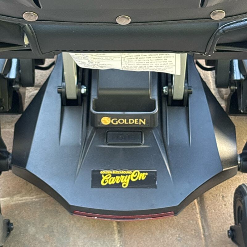 GOLDEN TECHNOLOGIES BuzzAround CarryOn Folding Power Chair Model GP130 ...