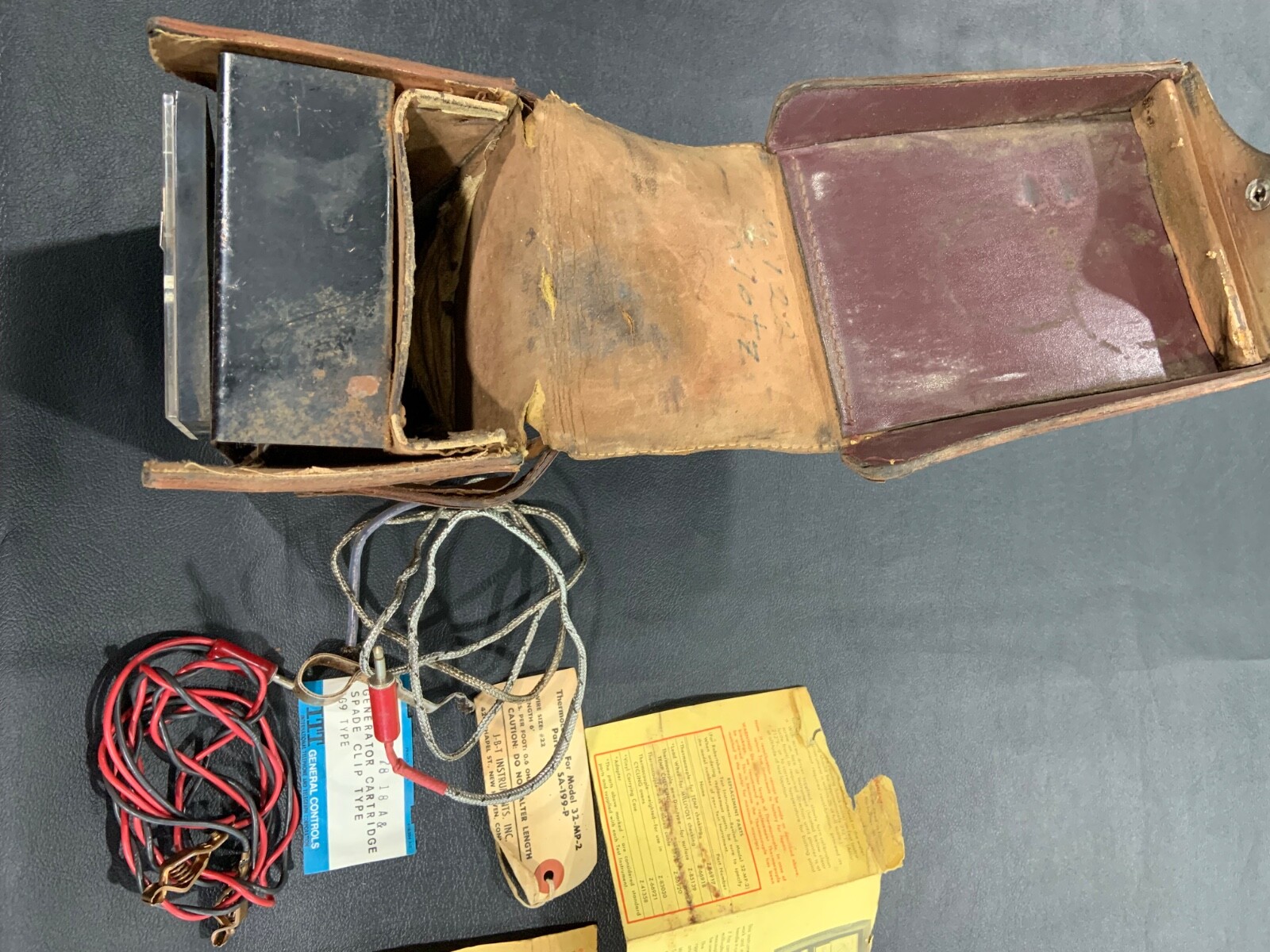 Vintage Robertshaw Model 32-MP-2 Test Instrument / Meter case | eBay