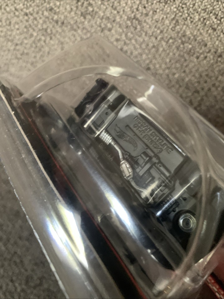 Hot Wheels RLC Exclusive Chameleon Nissan Skyline GT-R (R34) w ...