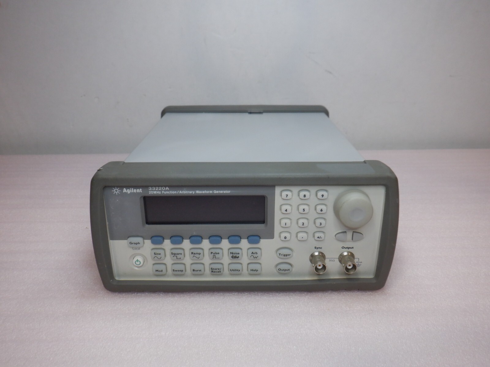 AGILENT 33220A ARBITRARY WAVEFORM GENERATOR | eBay