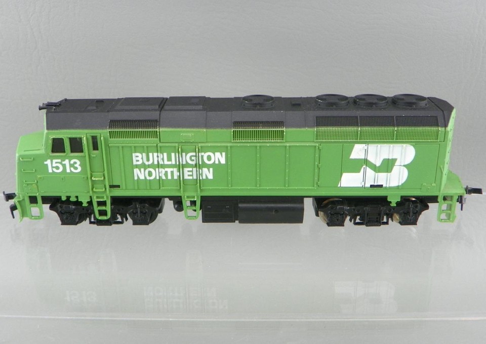 Vintage PEMCO 3301 HO Burlington BN 1513 F-40 Diesel Locomotive Engine ...
