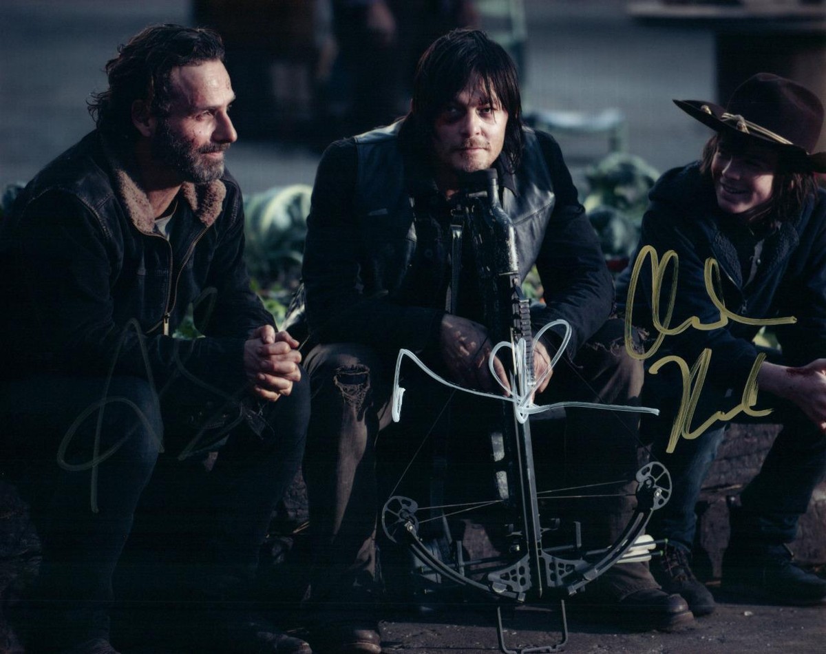 Gif De Chandler Riggs Y Norman Reedus