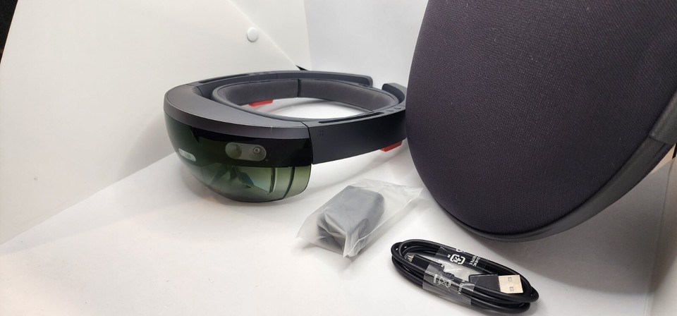 Microsoft HoloLens Developer Edition 1st Generation & Case - Excellent ...