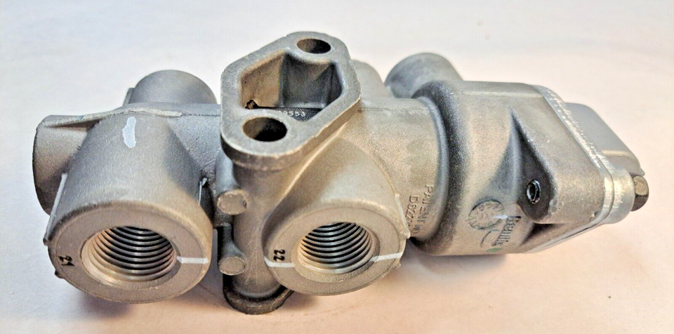 BENDIX 065706 TRACTOR PROTECTION VALVE TP-3DC | eBay