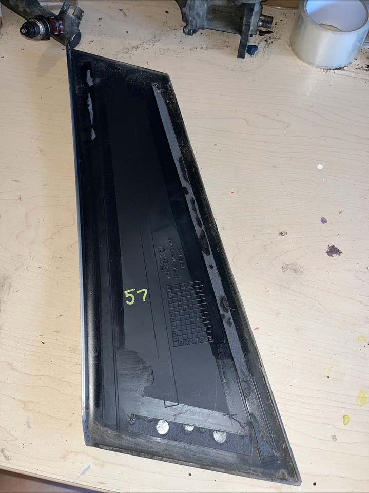 08-12 Buick Enclave Driver Rear Quarter Window Plastic Moulding Trim RH ...