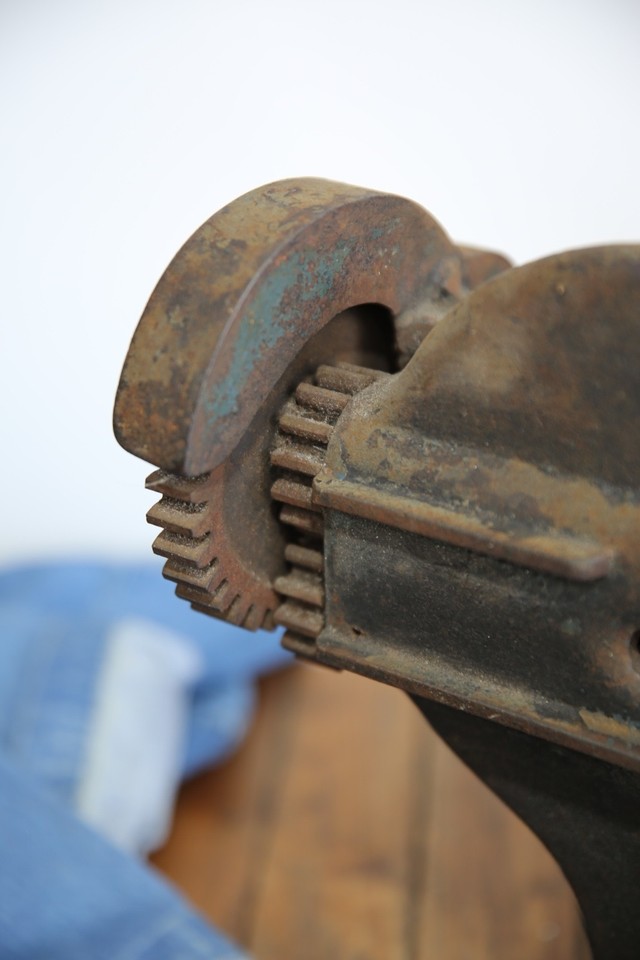 Vintage Leather Cutter Skiver Cobblers Shoe Bench Machine Cast Iron ...
