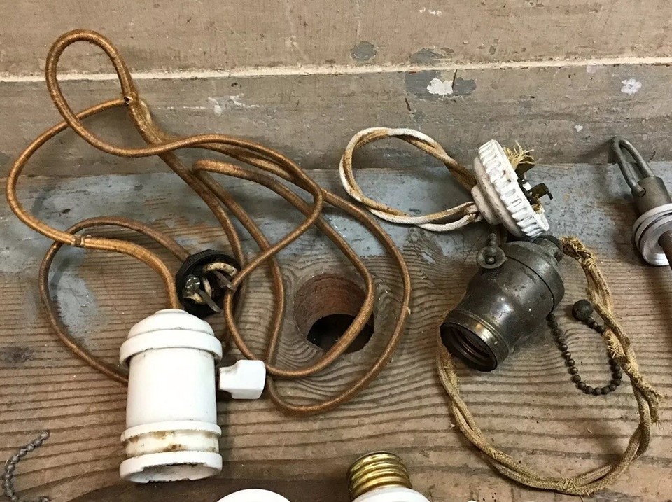 Lot Of 32 Vintage Leviton / Bryant White Porcelain Light Sockets Parts ...