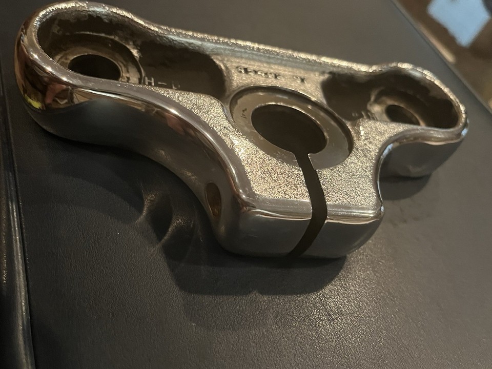 GENUINE 1997-2003 SOFTAIL FLSTS SPRINGER UPPER TRIPLE TREE CLAMP 45492 ...