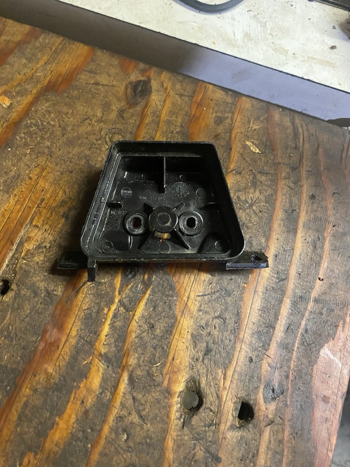 OEM Poulan 2075 2150 2050 Chainsaw Air Filter Base Free Shipping | eBay