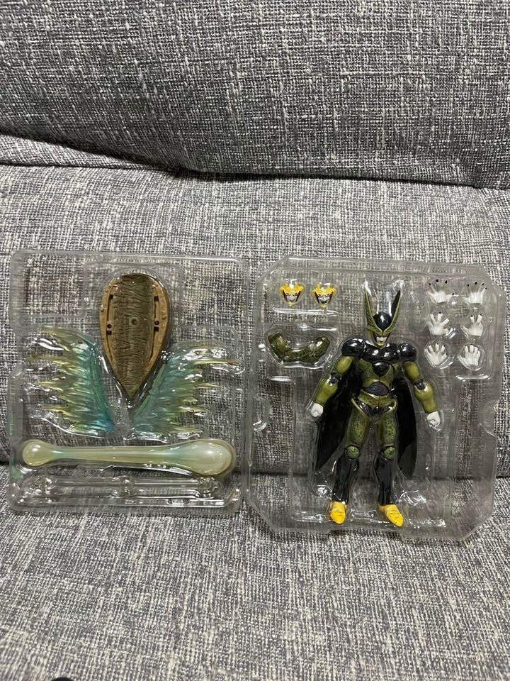 S.H.Figuarts Dragon Ball Z Perfect Cell Figure Premium color Edition ...