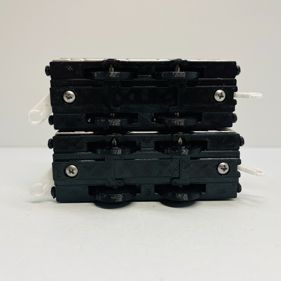 CUSTOM MADE SILVER PASSENGER COACH Trains Works on TrackMaster and Tomy ...