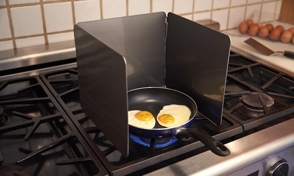 Fox Run Non Stick 3 Sided Splatter Guard Stove Top Frying Pan 9 x 10.25 ...