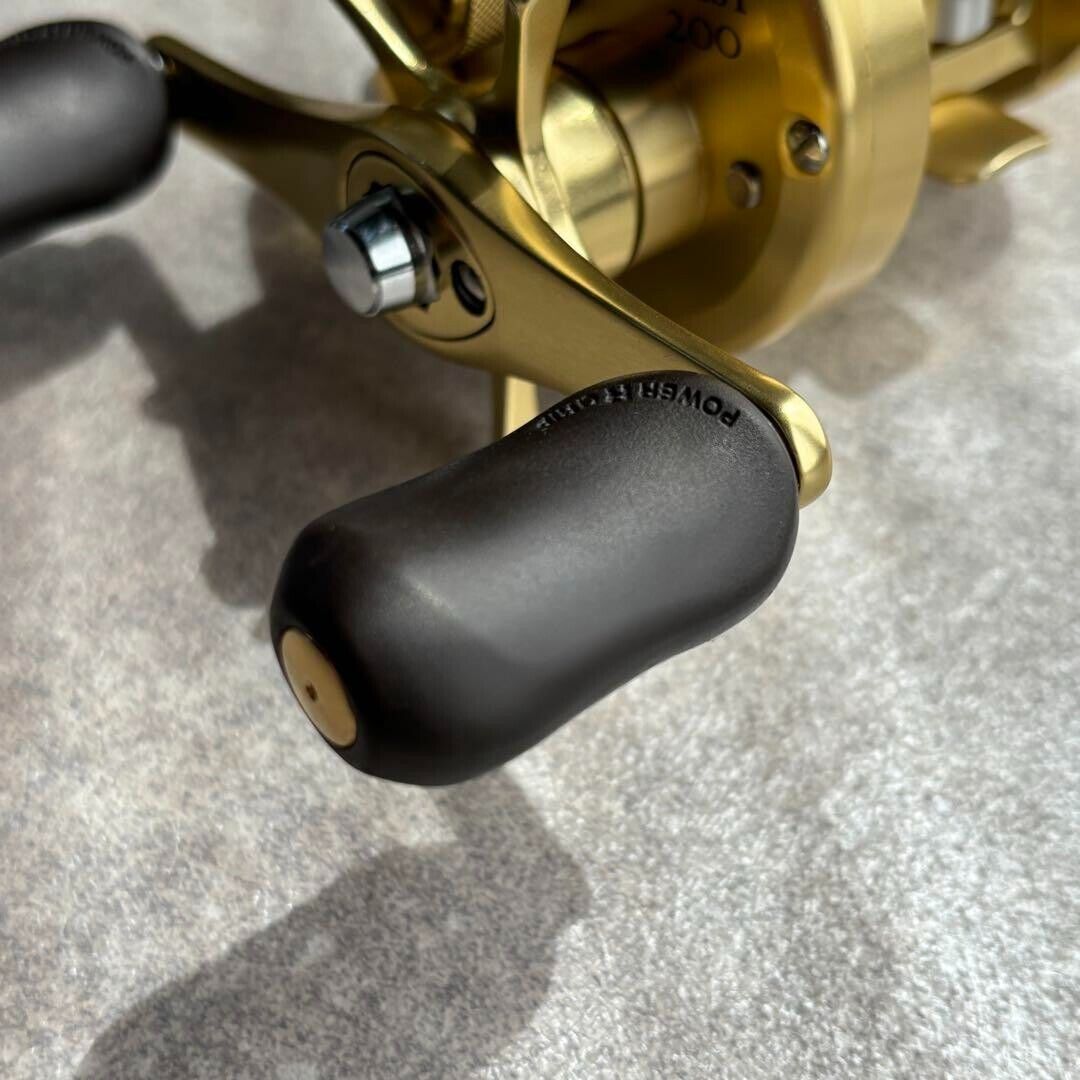 Shimano 00 CALCUTTA CONQUEST 200 Right Handle Baitcast Shimano 00 CALCUTTA CONQUEST 200 Right Handle Baitcast