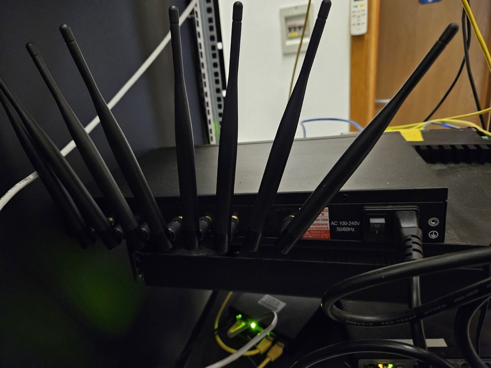 gateway Yeastar Neogate TG800 GSM VoIP gateway 8 SIM | eBay