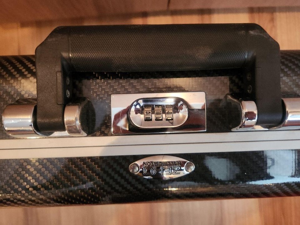 Zero Halliburton P4 Stealth Carbon Fiber Attache Case Black A4 Laptop ...