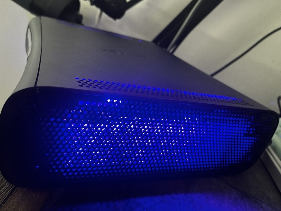 Xbox 360 Falcon 500GB - Instaboots Custom Blue LEDs Console ...