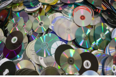 200 CD lot. Assorted Genres & Artists. NO Cases NO Artwork, Loose CDs ...