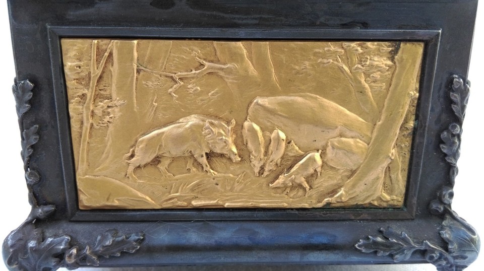 COFFRET À DÉCOR D'ANIMAUX DE CHASSE de LOUIS ARMAND RAULT (1847-1903 ...