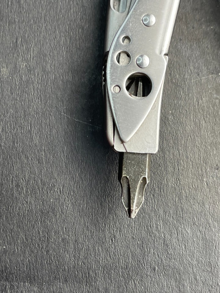 Leatherman Skeletool Multi-Tool Pliers Combo Knife Bit Driver ...