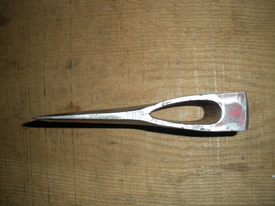 Vintage MANN EDGE TOOL TRUE AMERICAN Single Bit Axe Head / Early ...
