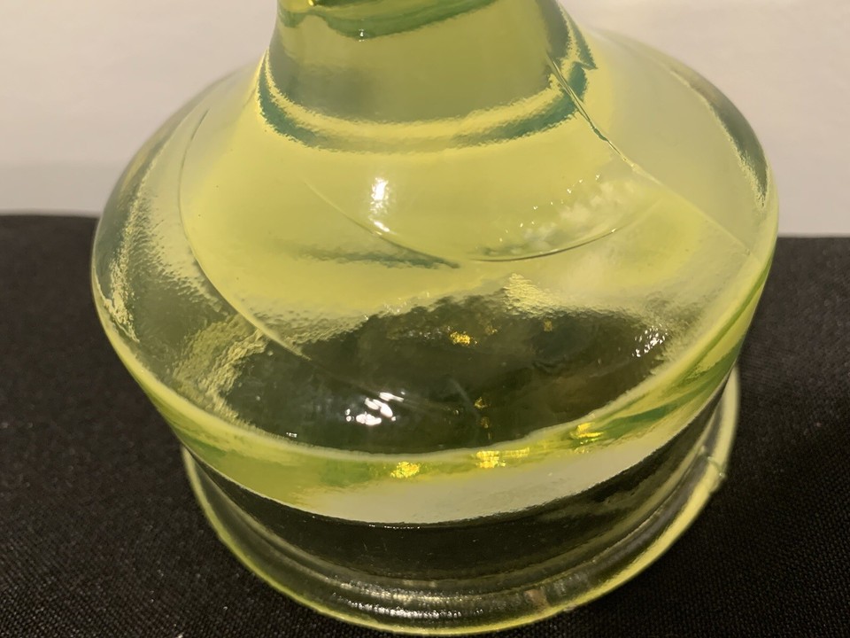 Uranium Vaseline Opalescent FENTON - Robin on Font - RARE!!!!! | eBay