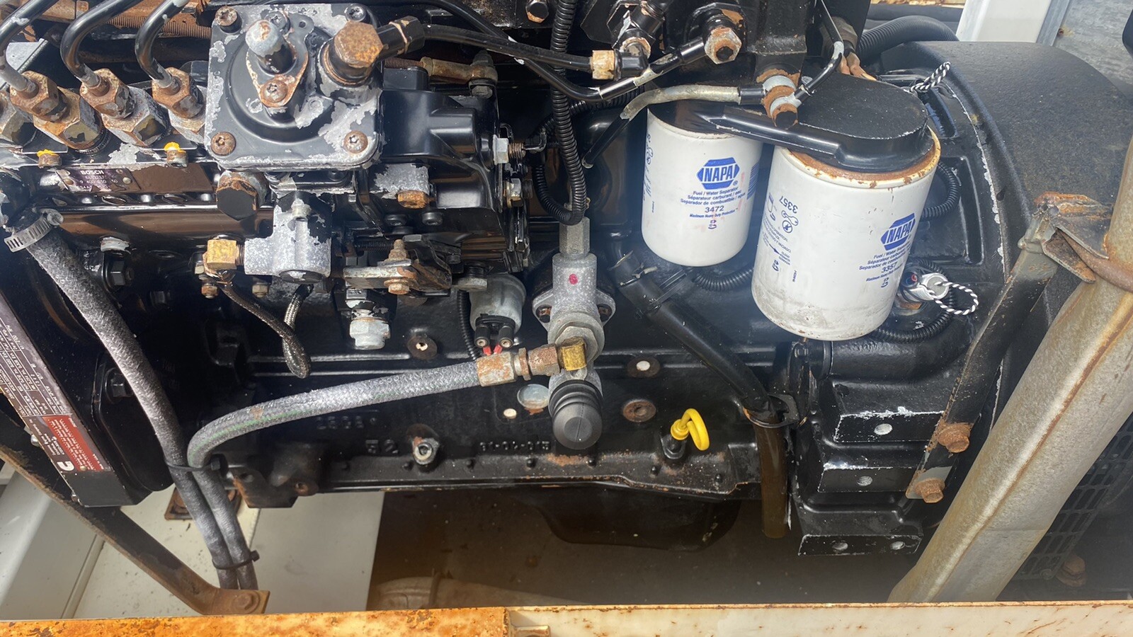 Magnum TUG DAVCO 28.5 VDC GPU 2000 Amps Diesel Cummings Ground Support ...