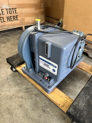 Vacuum - Welch 1402 Duoseal