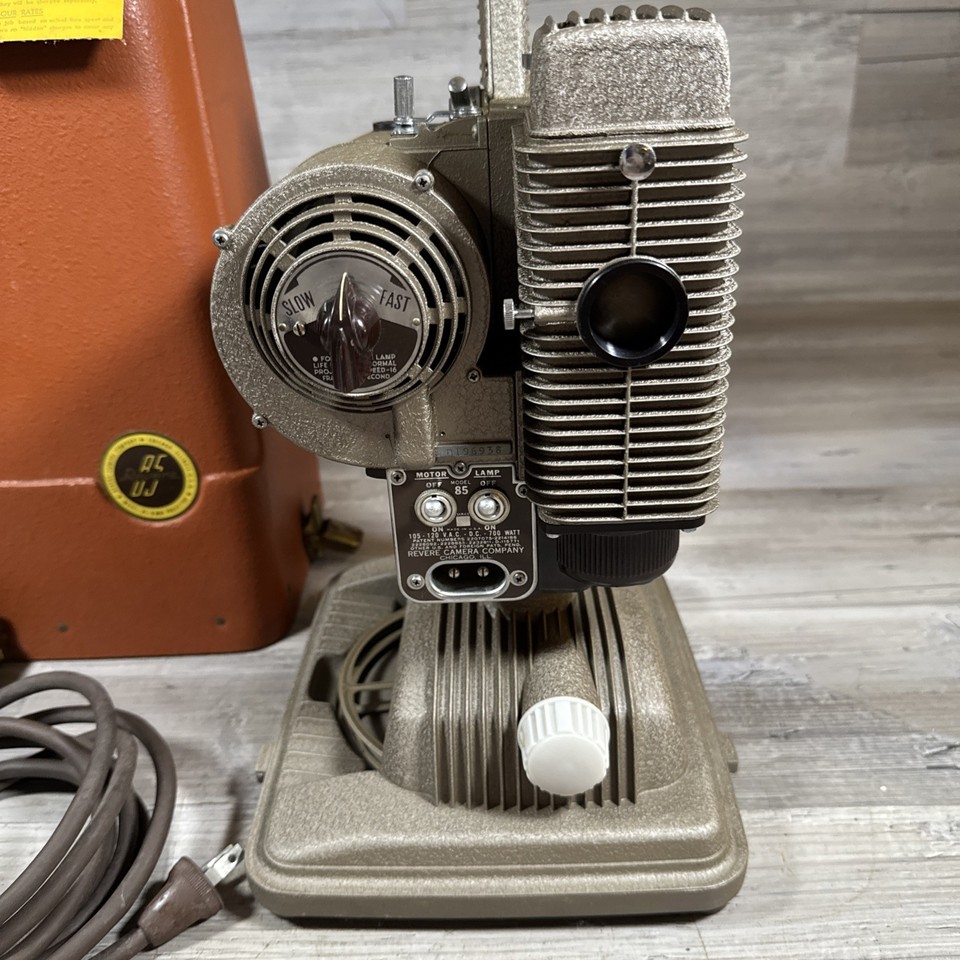 Vintage Revere Model 85 Deluxe 8mm Film Projector With Case And Reel ...