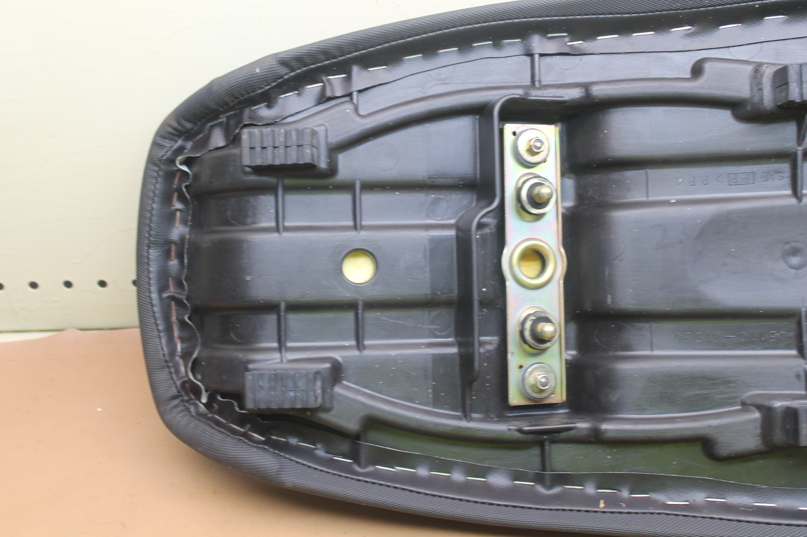 2009 SUZUKI GS500F SEAT (STS25) 45110-01D20 | eBay