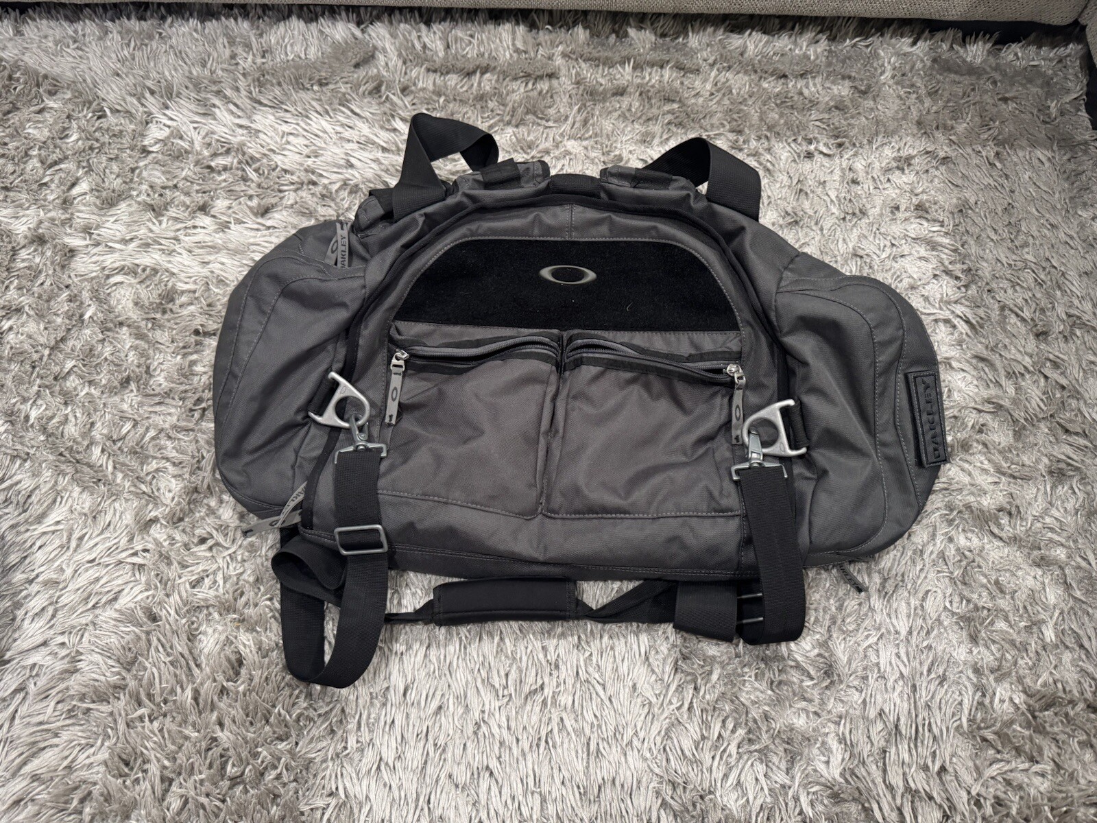 Oakley Mechanism Duffel Bag Grey Tactical Field Gear … - Gem