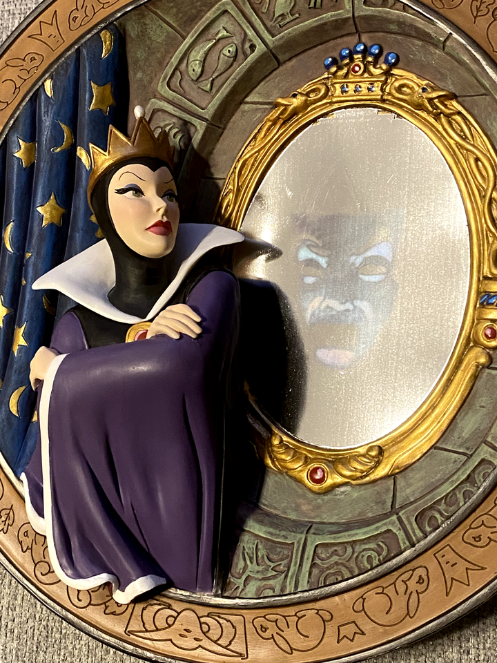 Disney Snow White Evil Queen Magic Mirror 3D Plate in Box COA Limited ...