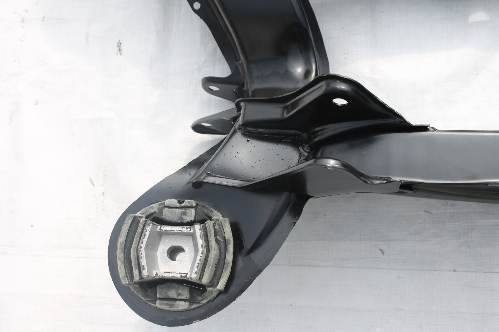 NEU Hinterachsträger Mercedes R171 SLK R-171 Achse hinten Buchsen ...