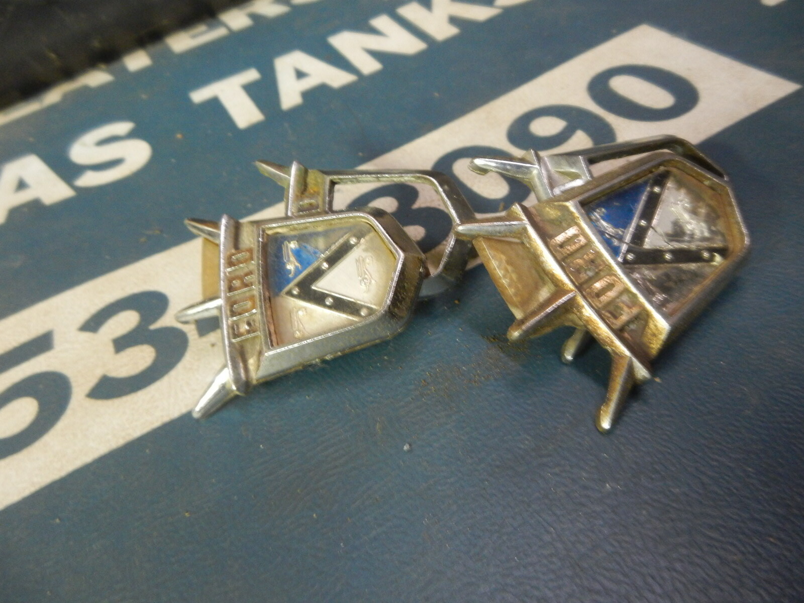 1955 1956 THUNDERBIRD 2 MEDALLIONS 4 CHROME CREST | eBay