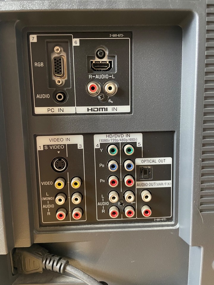 Sony Bravia 32" LCD TV KDL-32S20L1 w/Original Box, Remote, and Older ...