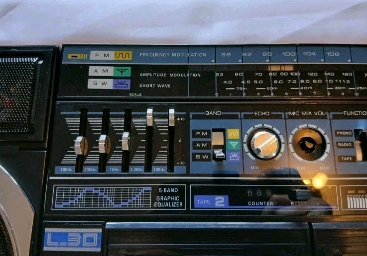 boombox Lasonic L30 un radioregistratore stereo vintage degli anni '80 ...