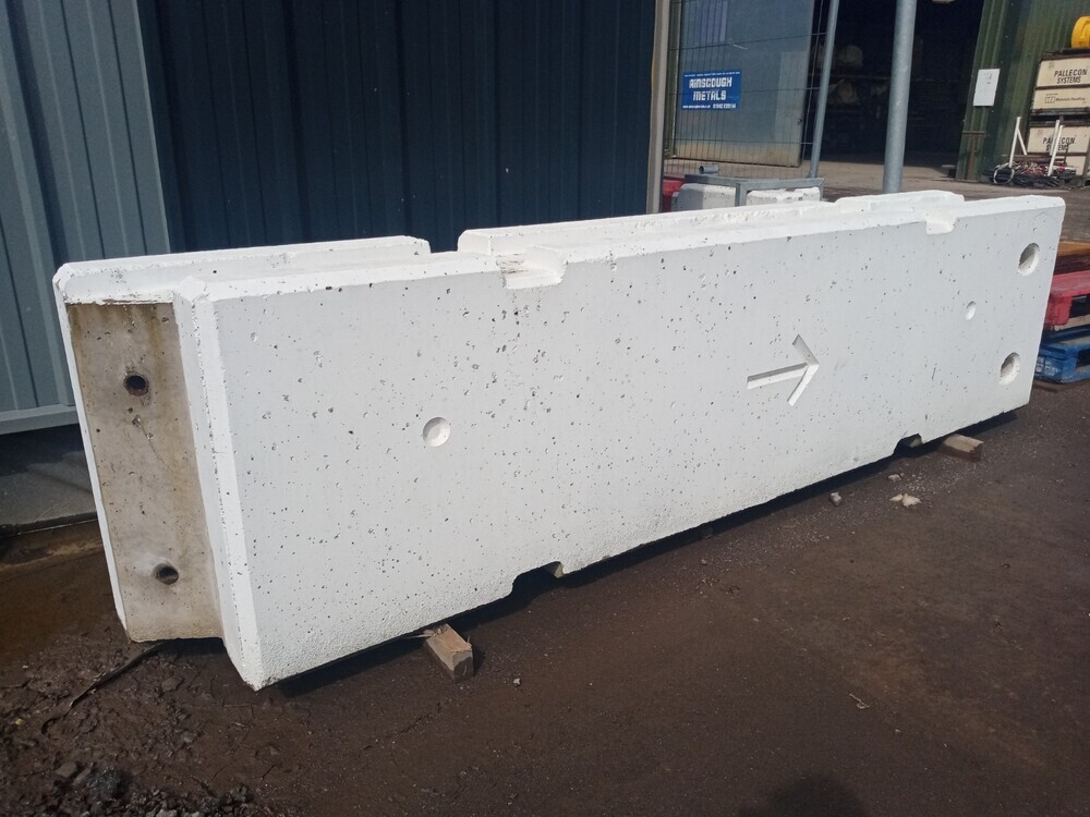 Used Tvcb Temporary Vertical Concrete Barrier - Block - Red / White ...