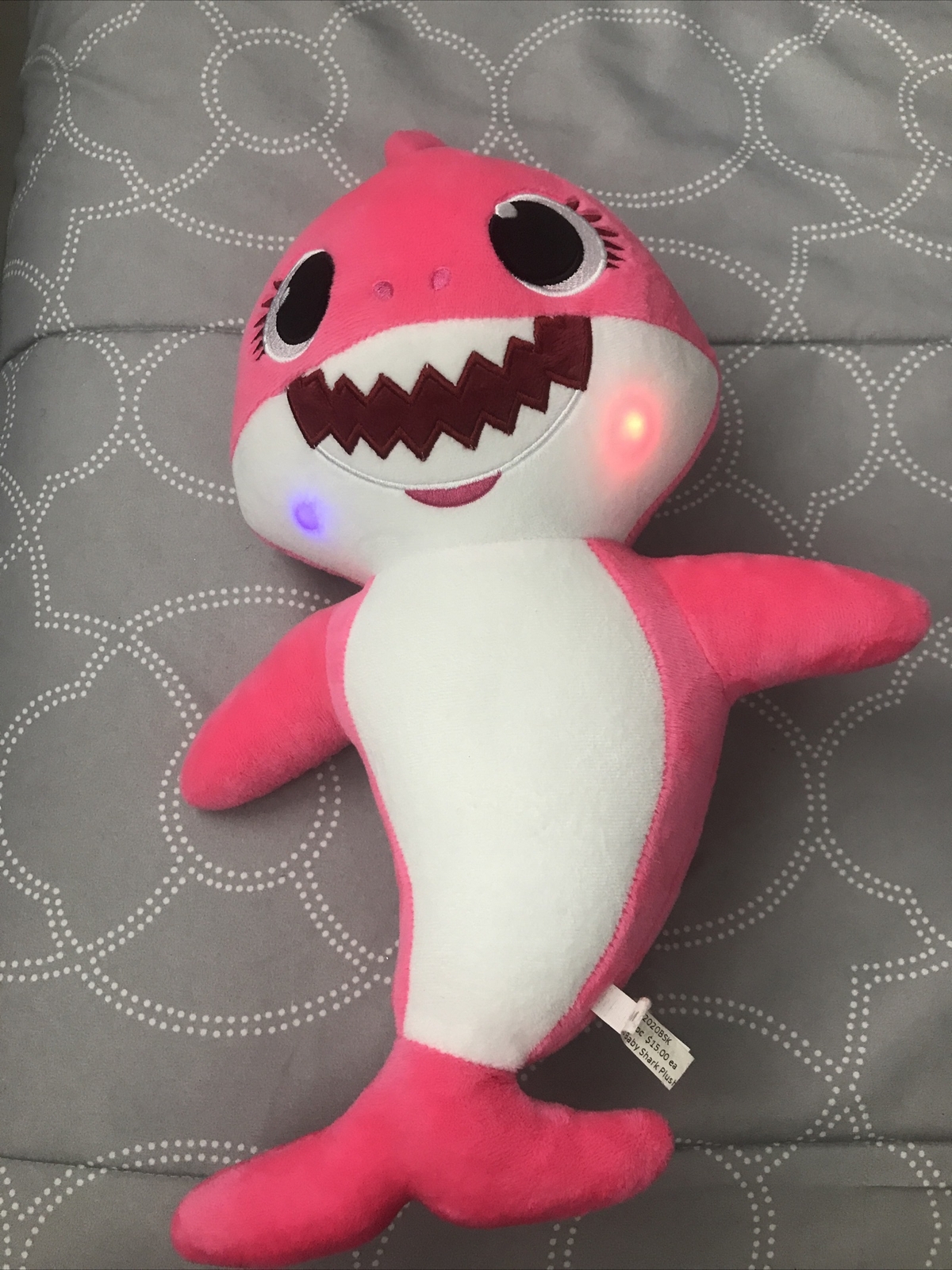 Pinkfong Baby Shark Official Song Doll by WowWee - Pink Mommy Shark ...
