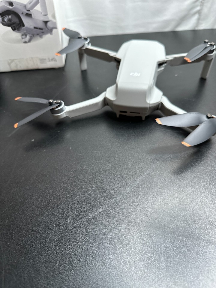 DJI Mini 4K Gray 3-Axis Gimbal Stabilization Drone With 4K UHD Camera ...