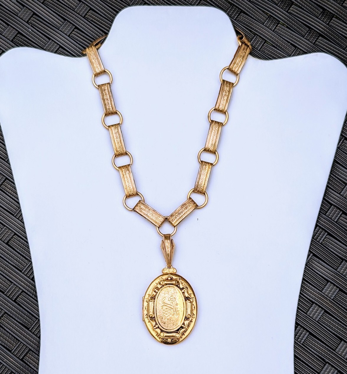 Antique VICTORIAN Ornate Gold Filled BOOK CHAIN & For… - Gem